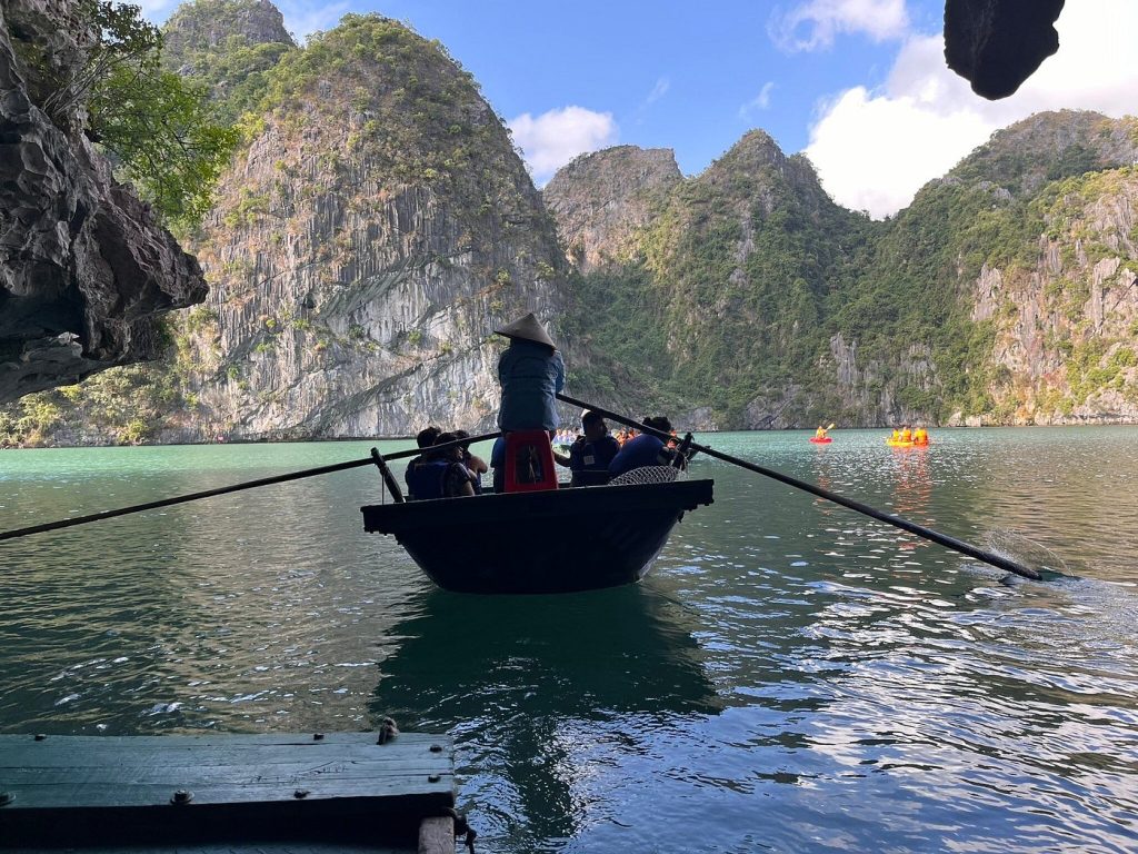 Local Rowing Boat - Doria Cruise